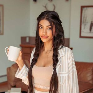 Alanna Panday wiki, age, husband, family, education, religion