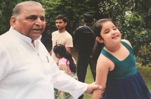 Dimple Yadav biography, age, husband, family, education, net worth, caste